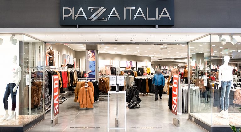 Piazza Italia - Centro Commerciale Le Porte di Napoli - Afragola, Campania